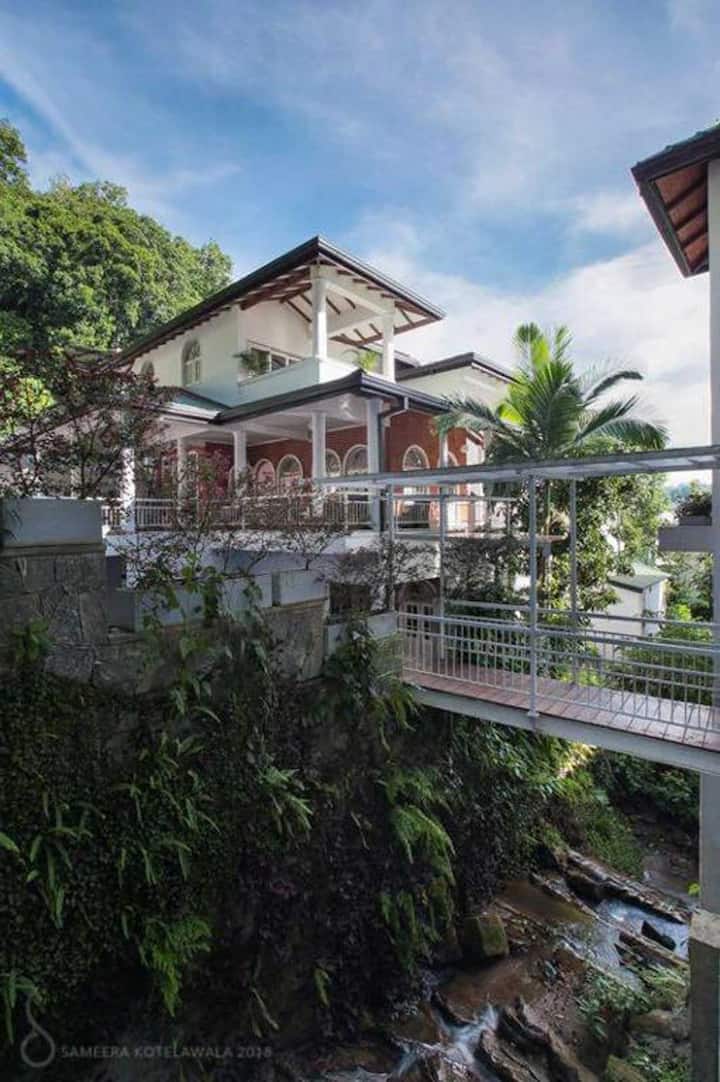 Kuwera Kandy/ Entire Villa 10 Bedrooms - Kandy