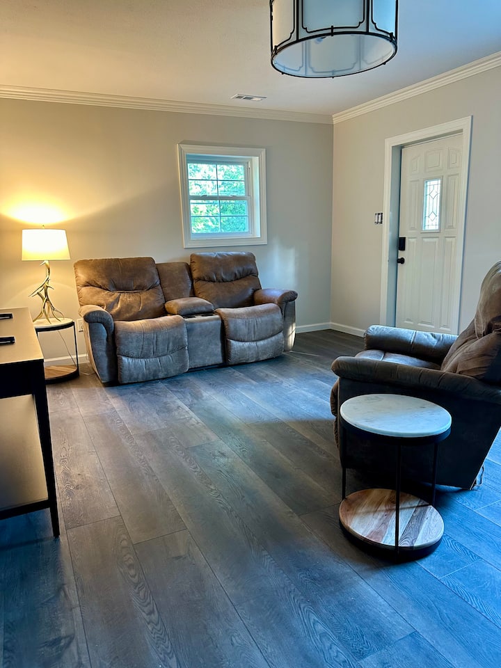Great Location 1 Mile From Notre Dame Campus. - Mishawaka, IN