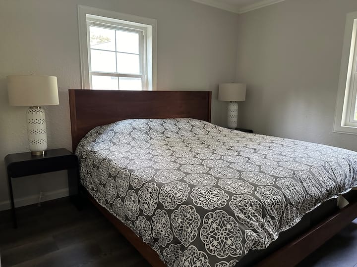 Great Location 1 Mile From Notre Dame Campus. - South Bend, IN