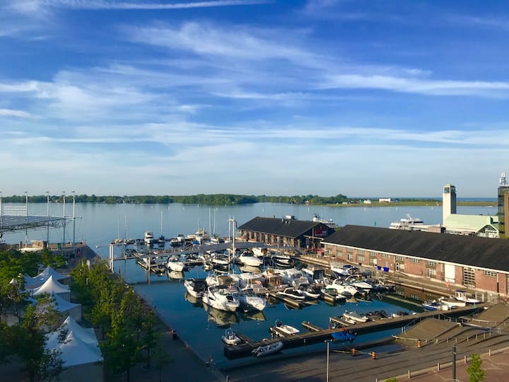 Harbourfront Lakeview Condo - Toronto