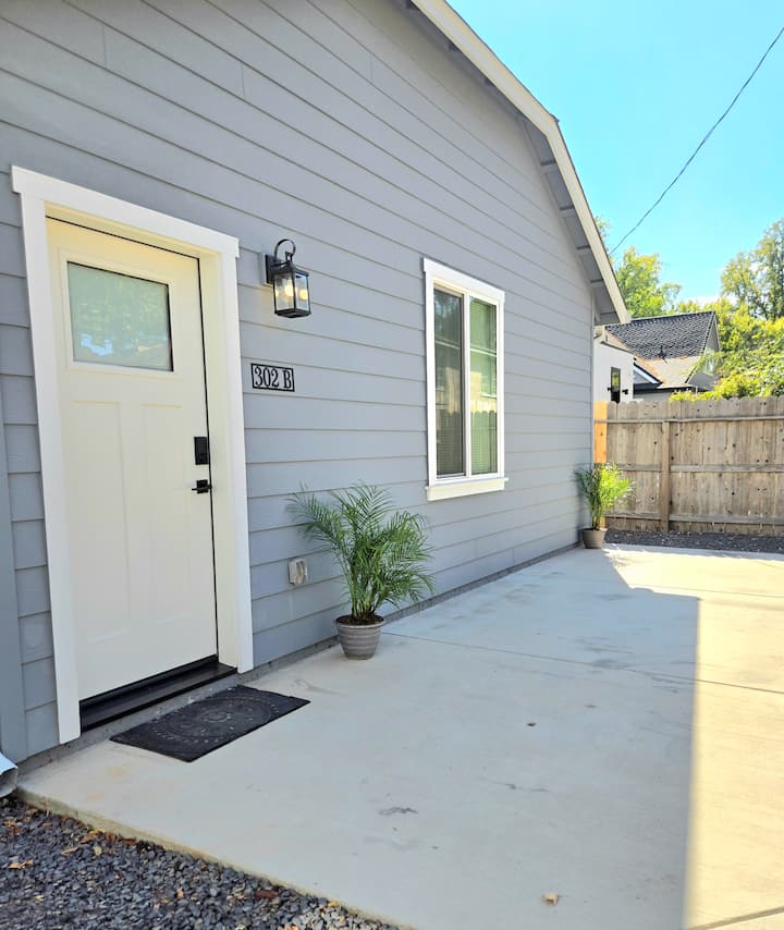 Mansion Park Guest House - 1 Block From Csu Chico - Chico, CA