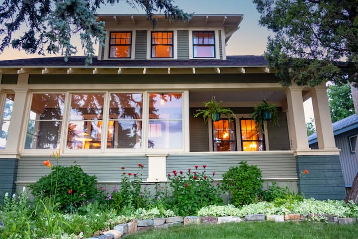 The Historic Benham-johnston Bungalow - Wyoming