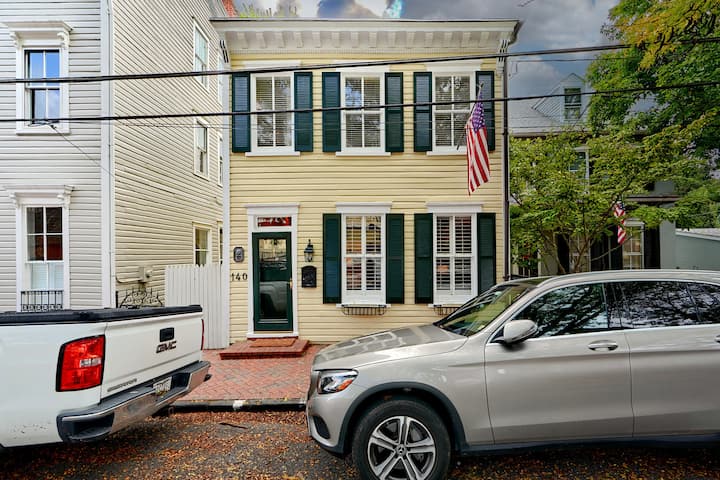 Charming On Charles Street - Annapolis, MD