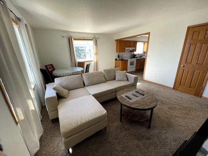 Quiet Twin-home In East Bismarck - Bismarck, ND