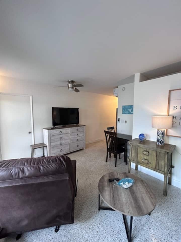 1-bedroomcondo Block To Thebeach - Deerfield Beach, FL