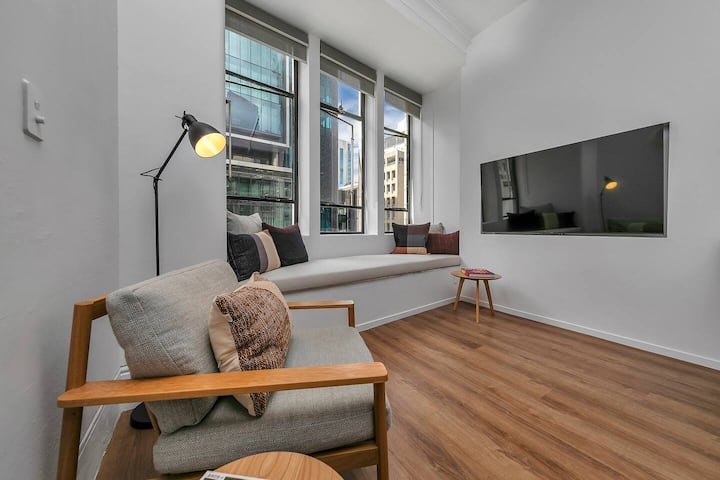 Historic Modern Luxury 1-bedroom On Queen Street - Auckland