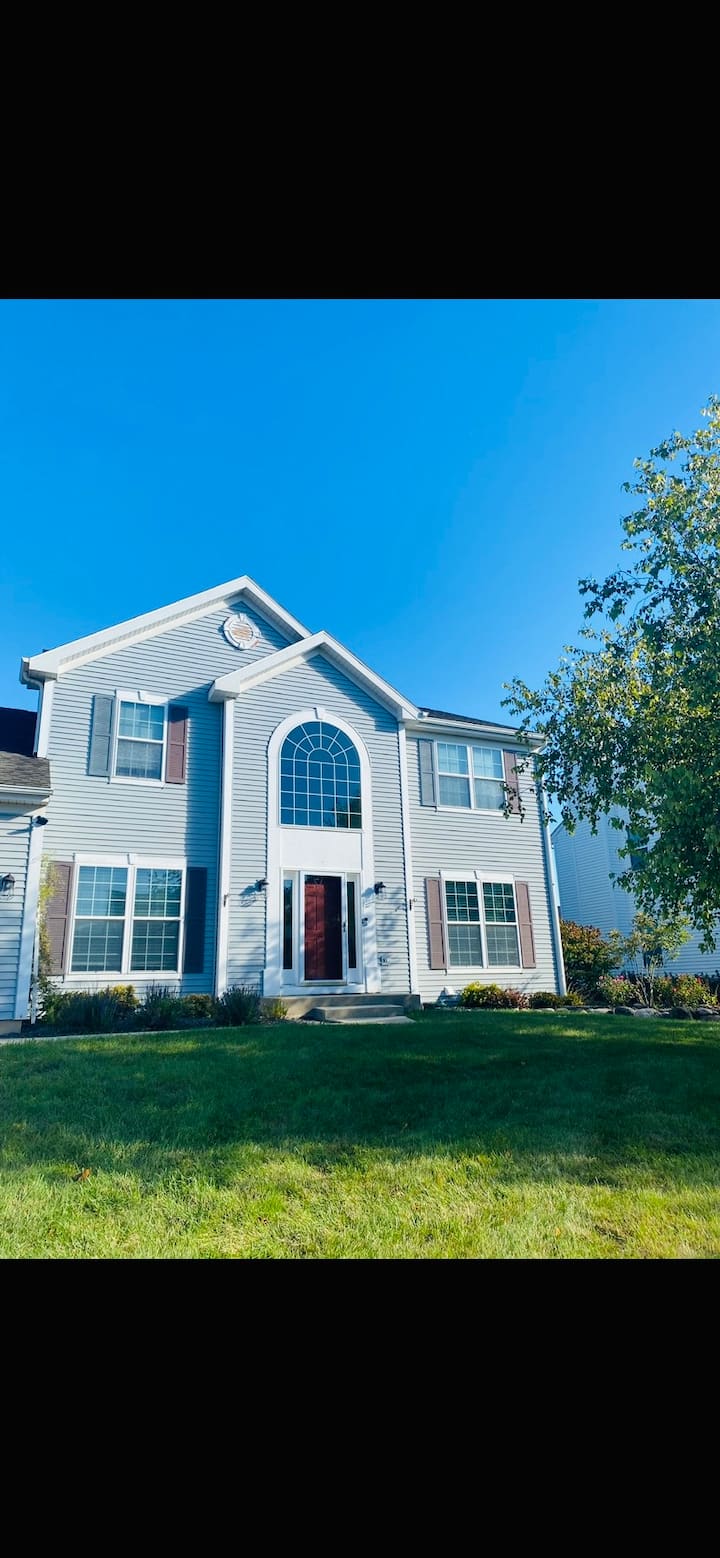 Wonderful 4br Home - Cedarburg, WI