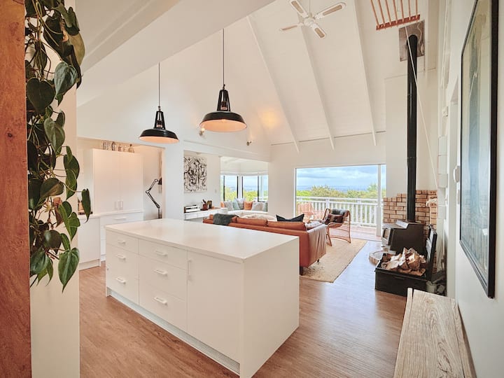 Ocean Views, Modern Comfort. - Waiheke Island