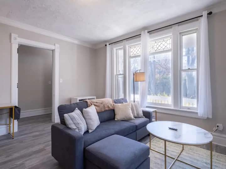 2br/1ba Near Bradley U. - Peoria, IL