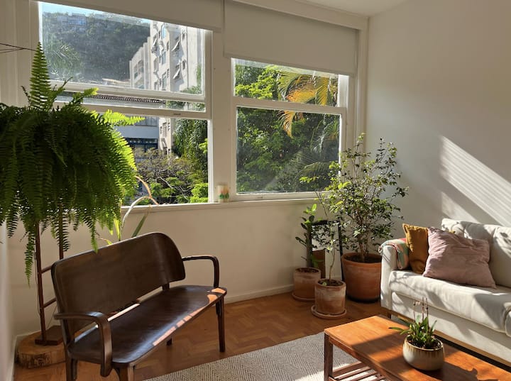 Sunny Apt In Beautiful Street - Rio de Janeiro
