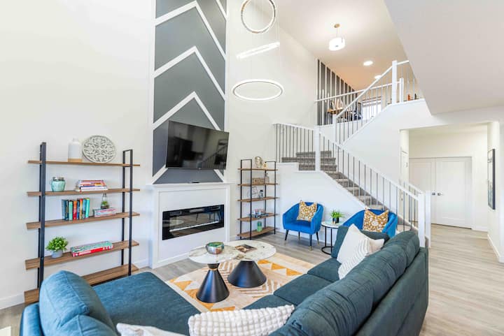 Grand Retreat Upscale 4 Bedrooms Home With Ac - Edmonton