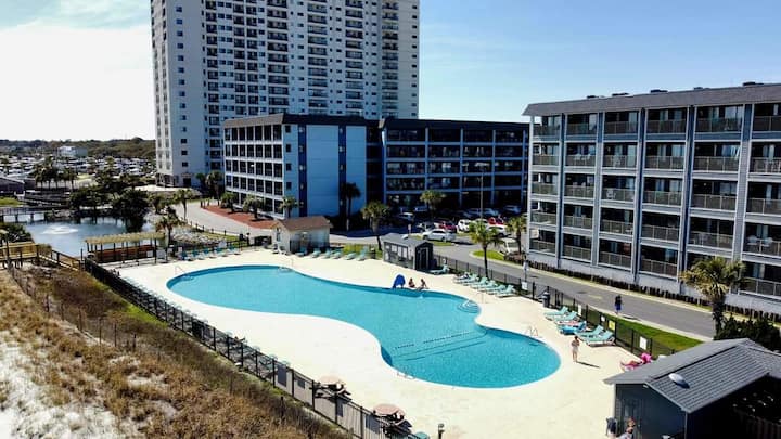 Renovated Myrtle Beach Condo - Surfside Beach, SC