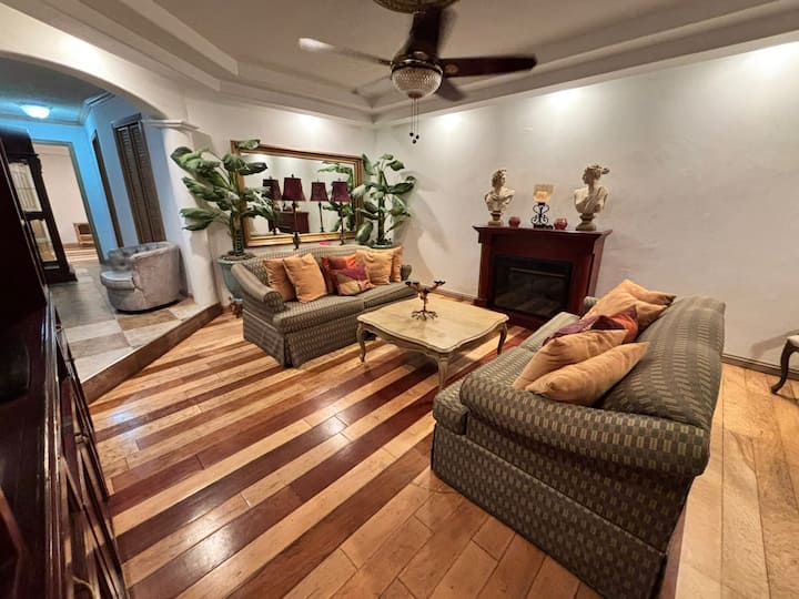 Spacious Vintage Stay – Perfect For Families - Rosarito