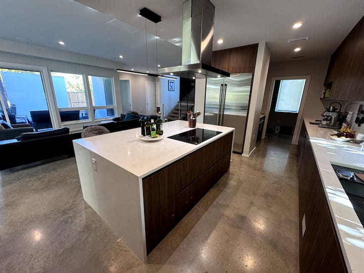 Guest Suite In New, Modern Home - Austin, TX