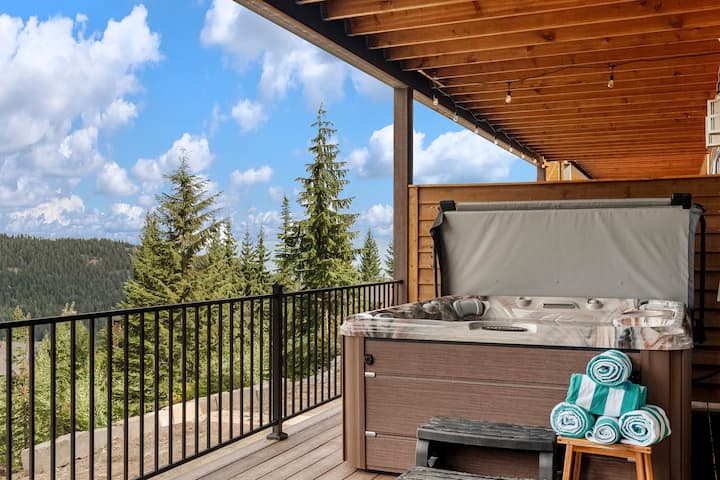 Schweitzer Lux Powder Dreams I Hot Tub I Families - Sandpoint, ID