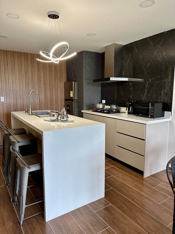 Modern & Cozy Stay | 3-br Apartment W/ Parking - Dosquebradas