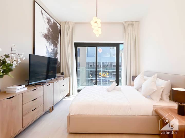Stylish Apartment In Meydan: Scenic Balcony Views - Dubai