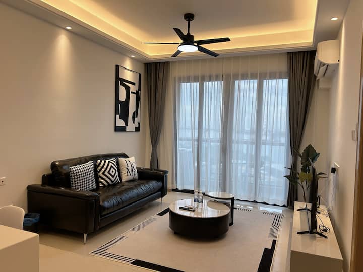 R&f 1b1r  Black&white City View Han Lin&wan Li - Johor Bahru