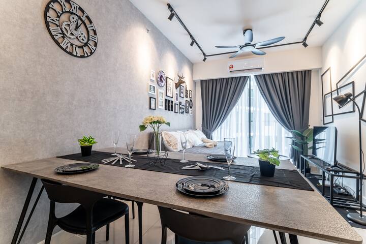 Em09#industrialtheme#3r2b#8pax#edumetro#nearsunway - Subang Jaya