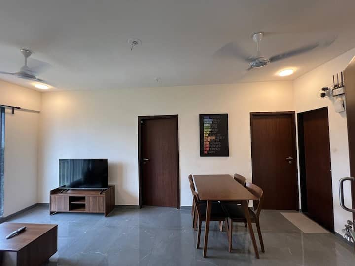 2-bhk With Terrace-jacuzzi-projector - Thane
