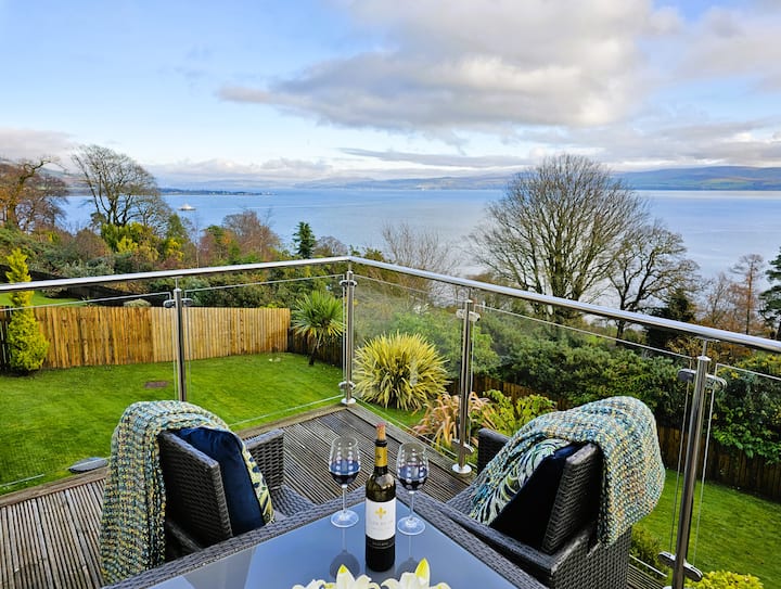Luxury 4 Bedroom Villa With Elevated Views - Largs