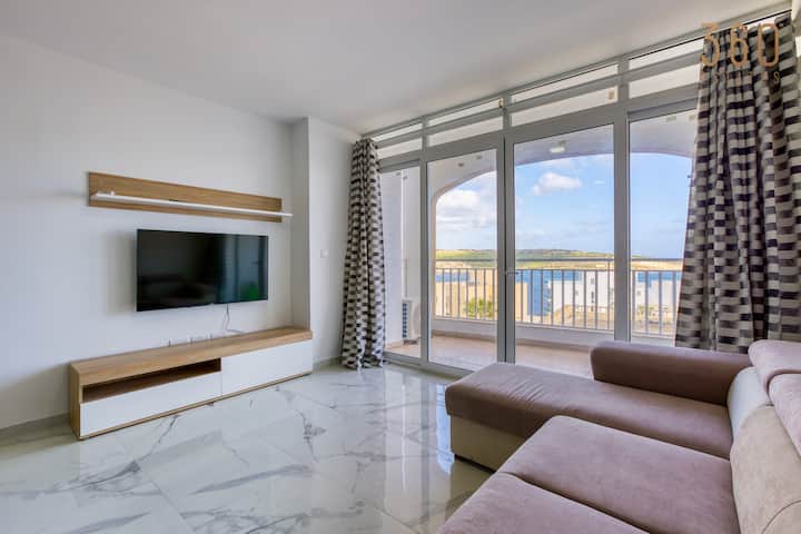 A Fully Equipped 2br Home W/wifi & Ac + Views! - Malte