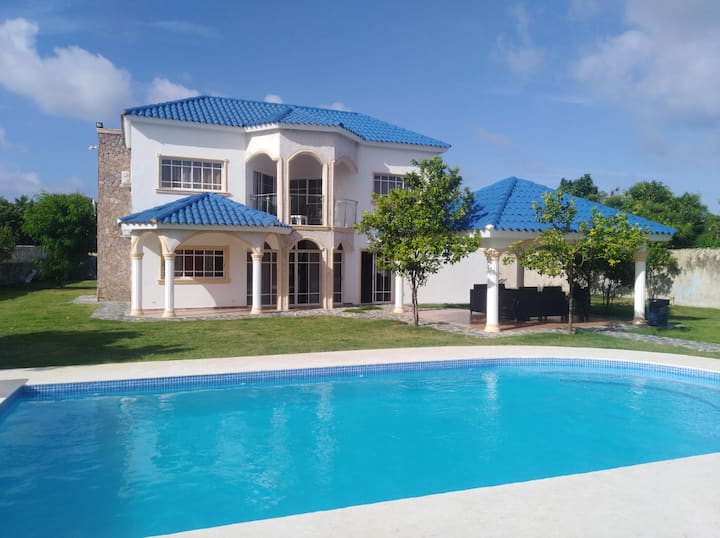Casa Allegria : Villa Dans Quartier Résidentiel - Punta Cana