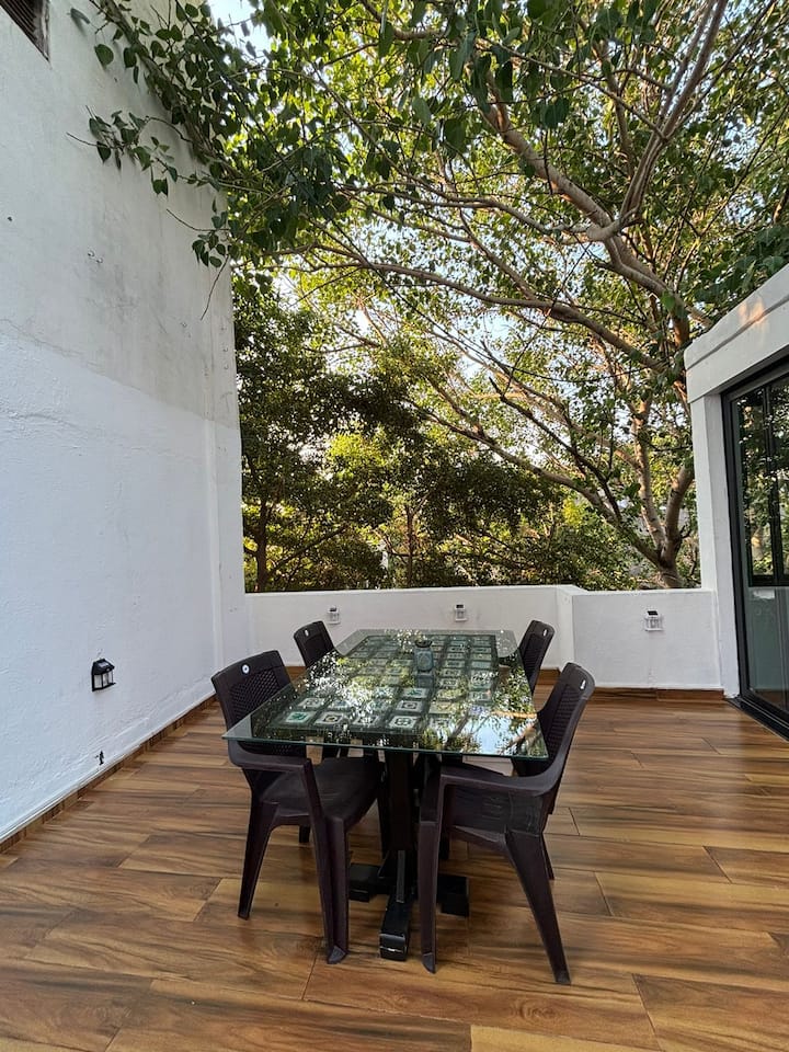 Forest Theme 1br Apt W/ Terrace - Pune