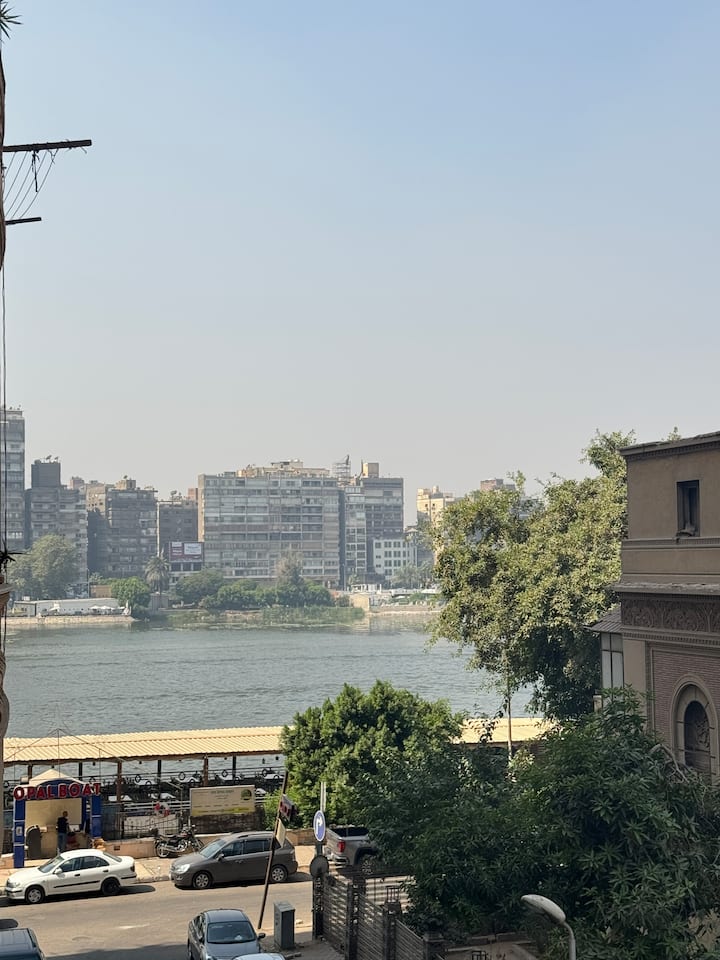 Luxurious Duplex Central Cairo With Side Nile View - Cairo