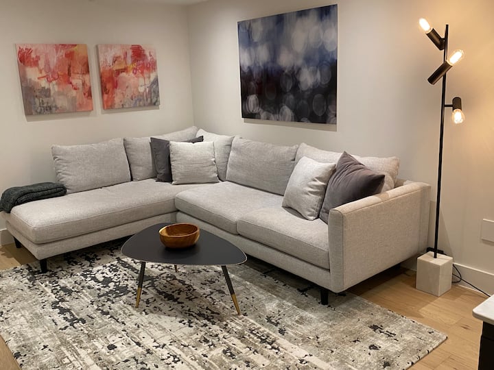 Fully Renovated 1 Bedroom Beach Apartment - Toronto, ON