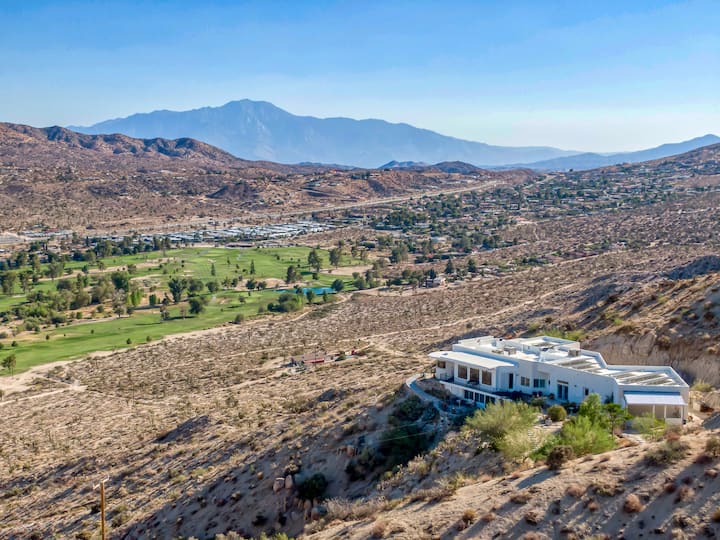 5br Stunning Home Hot Tub Tesla Charger - Yucca Valley, CA