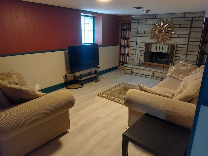 Charming Six Corners Guest Suite - Norwood Park - Chicago