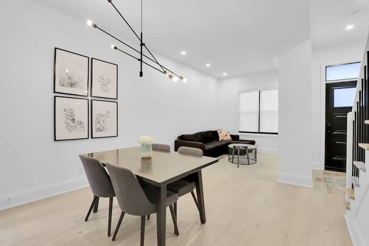 Modern Home Steps From Canal With Parking - Ottawa