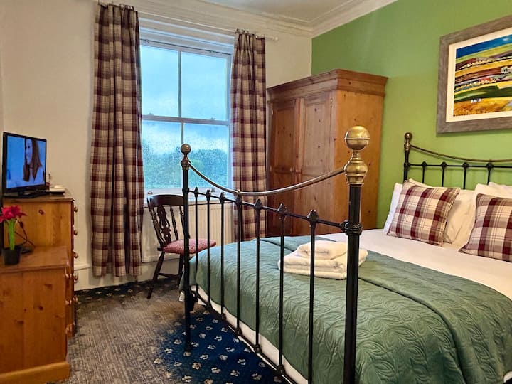 Clarence Quarters En-suite Room 7 - Southsea