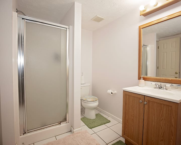 Safety And Cozy Ranch House - Cleveland, OH