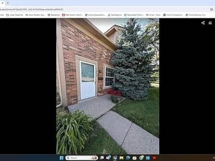 Clawson Condo - Walk To Downtown - Troy, MI