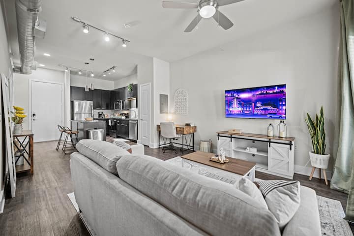 Fratres Lux Studio | Design District |  - H - Dallas, TX