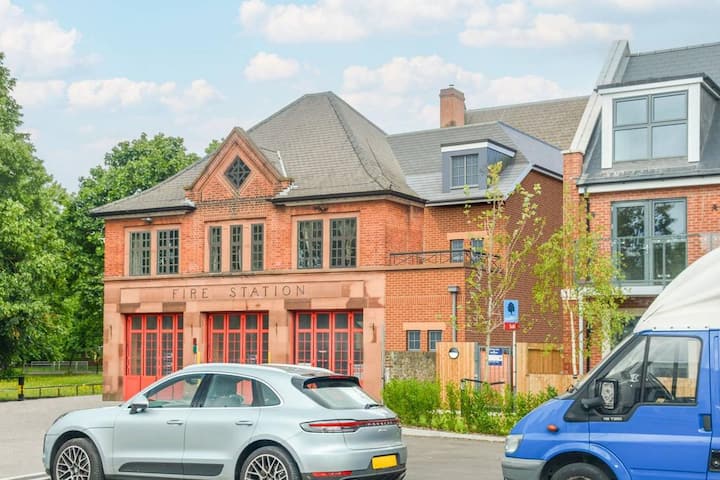 Newly Converted Fire Station - Croydon, UK