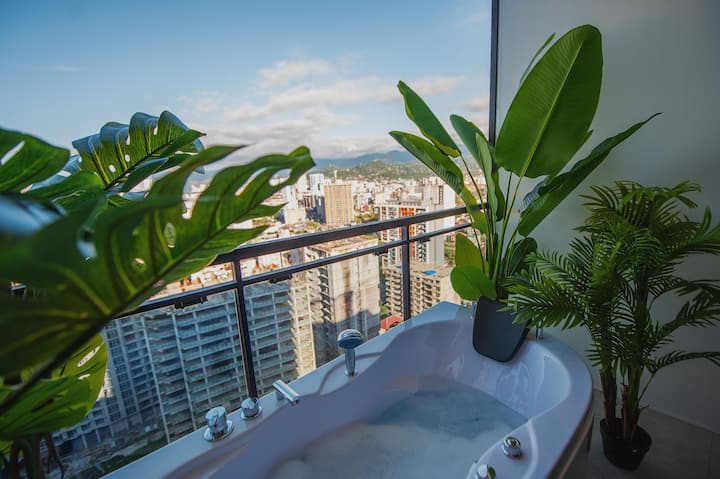 Tropical And Rock Sky Loft - Batumi