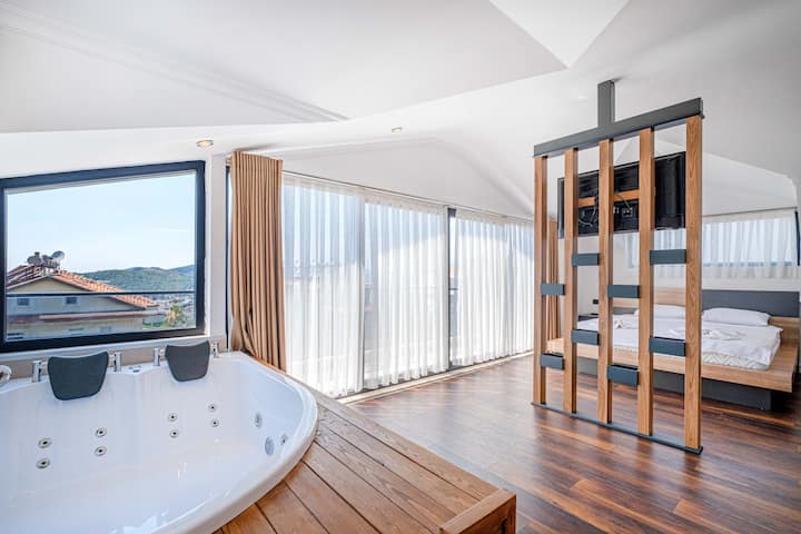 Suit Villa çAtı Katı Balayı Villası 2 - Hisarönü