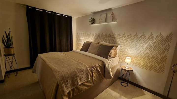 Gran Ubicación Con Parqueadero Privado - Medellín