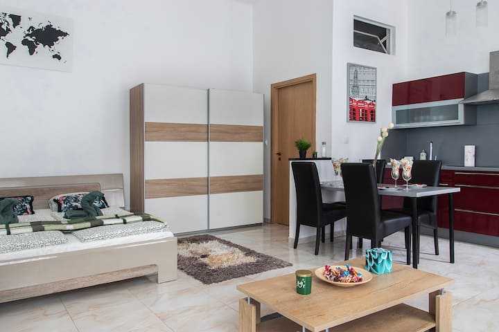 Andrassy Square Apartment - Budapest