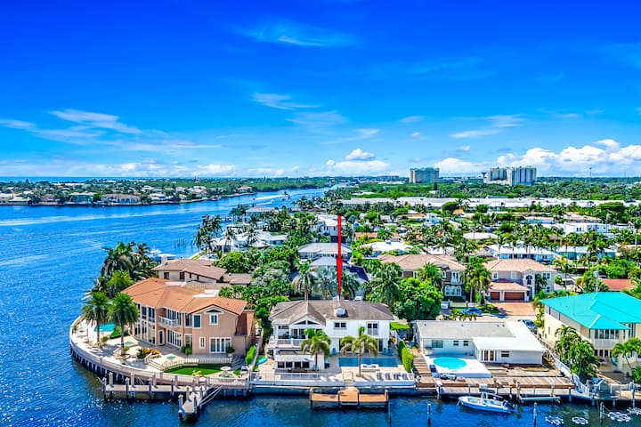 Waterfront Antique Mansion! Heated Pool+hot Tub! - Boynton Beach, FL