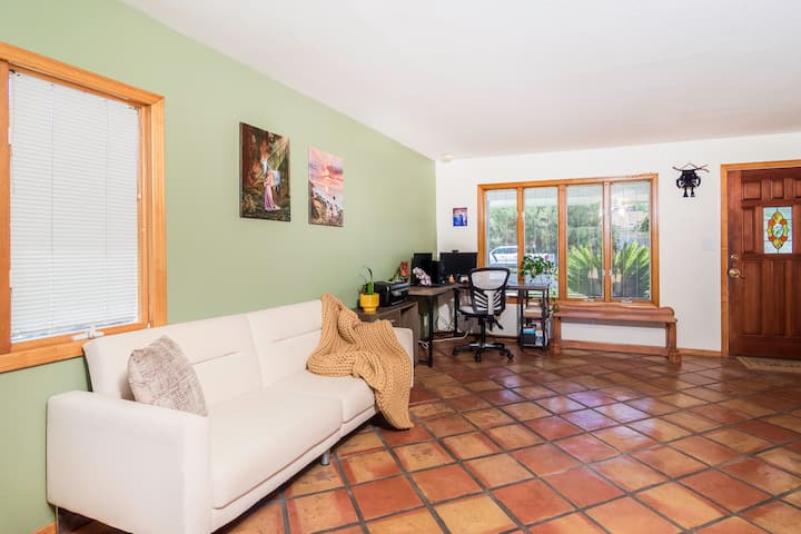 Private Room In Torrance - Torrance, CA