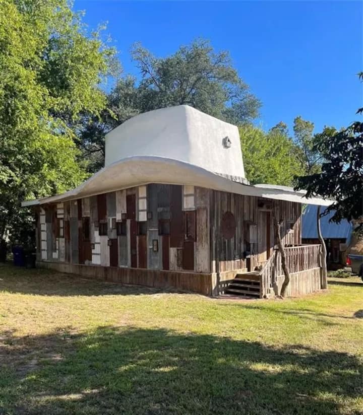The World-famous Cowboy Hat House Of Huntsville - Huntsville, TX