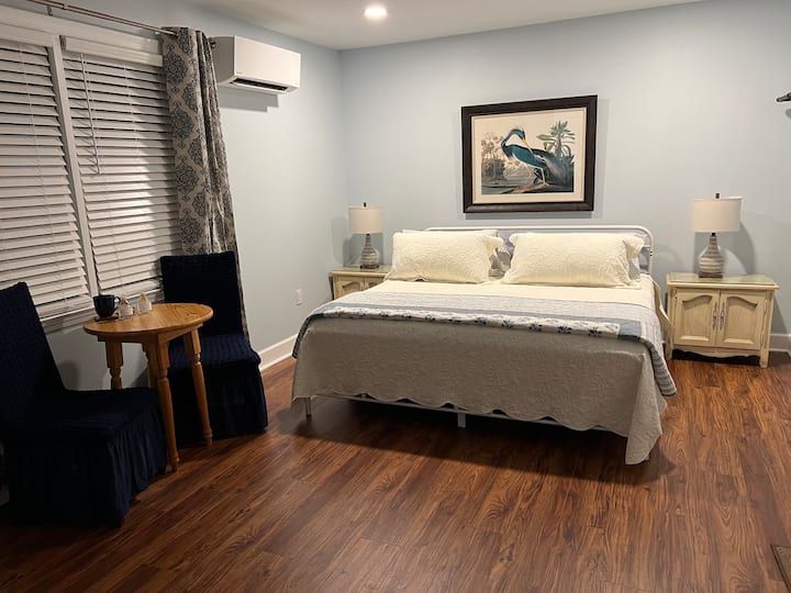 Isle Of Hope Escape Efficiency Apartment - Savannah, GA