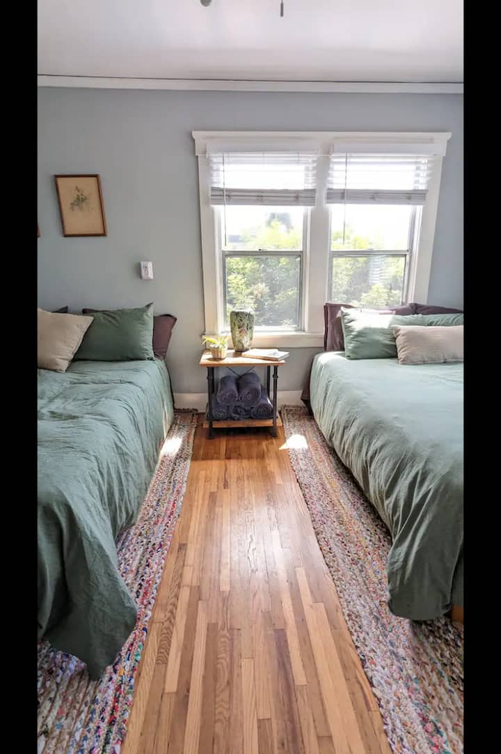Seaside Loft 4 Queen Beds - 7 Min Walk To Beach ! - Long Beach, CA