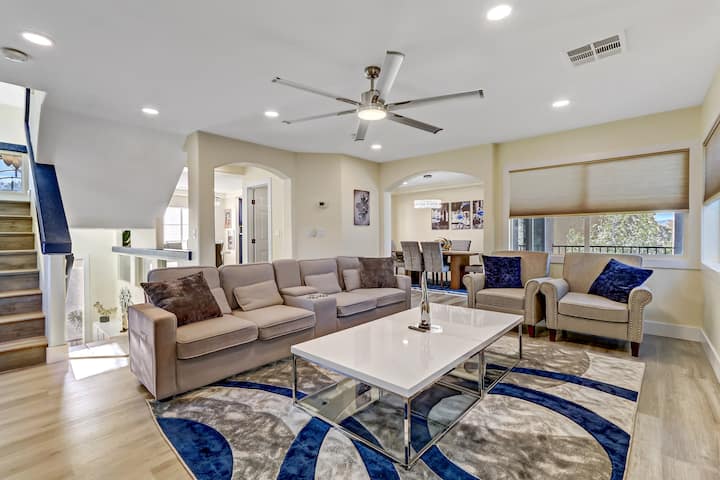 Luxury 4br Home | King Bed | Near Las Vegas Strip - Henderson, NV