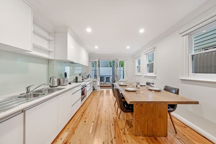 Charming Townhouse | Prime Sydney Location - Mosman