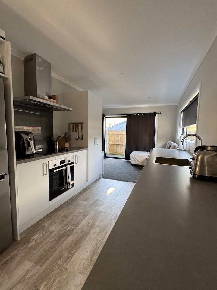 Minimalist Town House - Lower Hutt